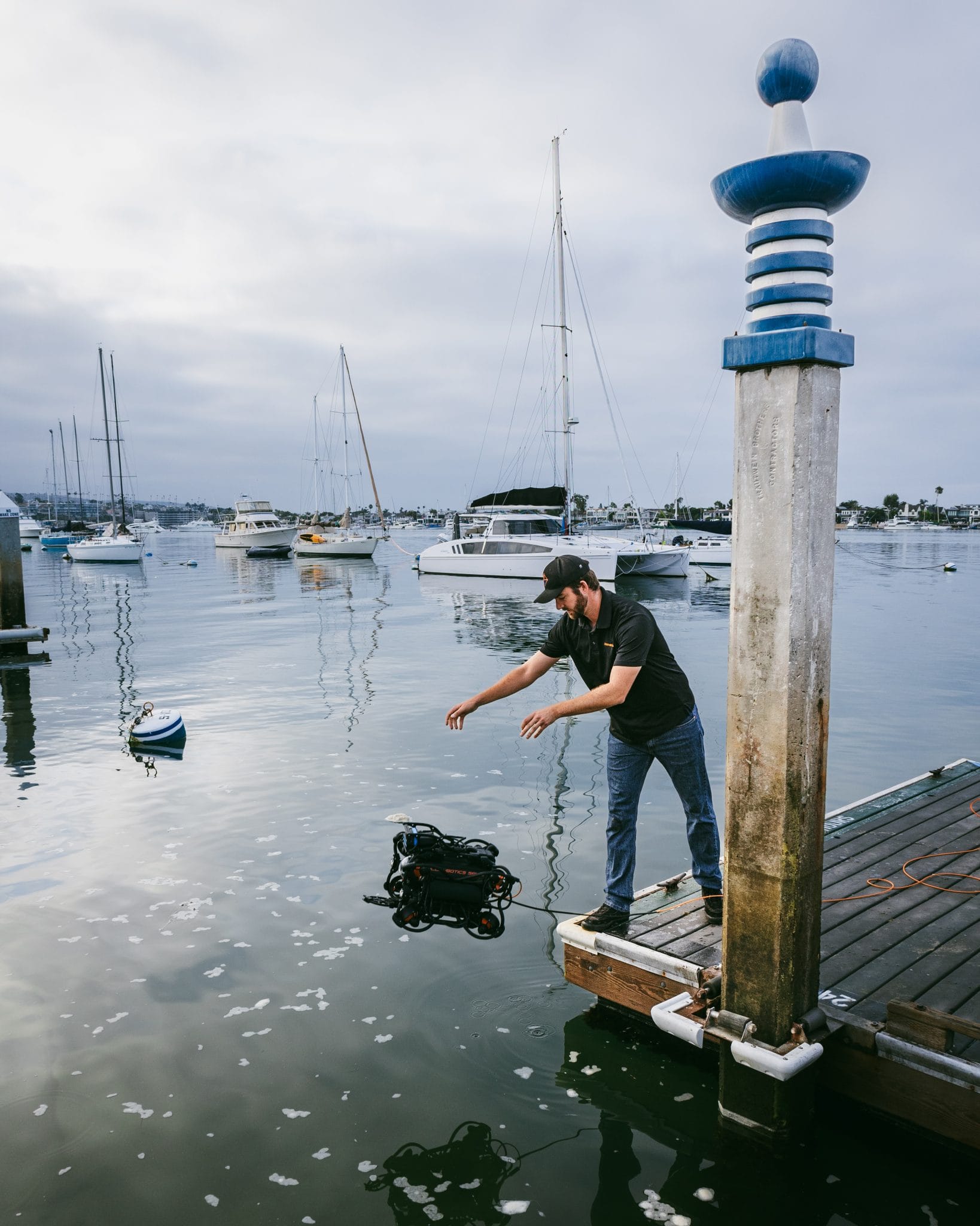 SRV-8 Underwater ROV | Oceanbotics